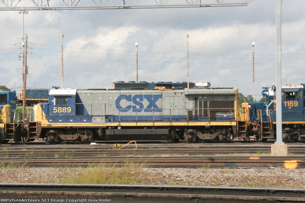 CSX 5889